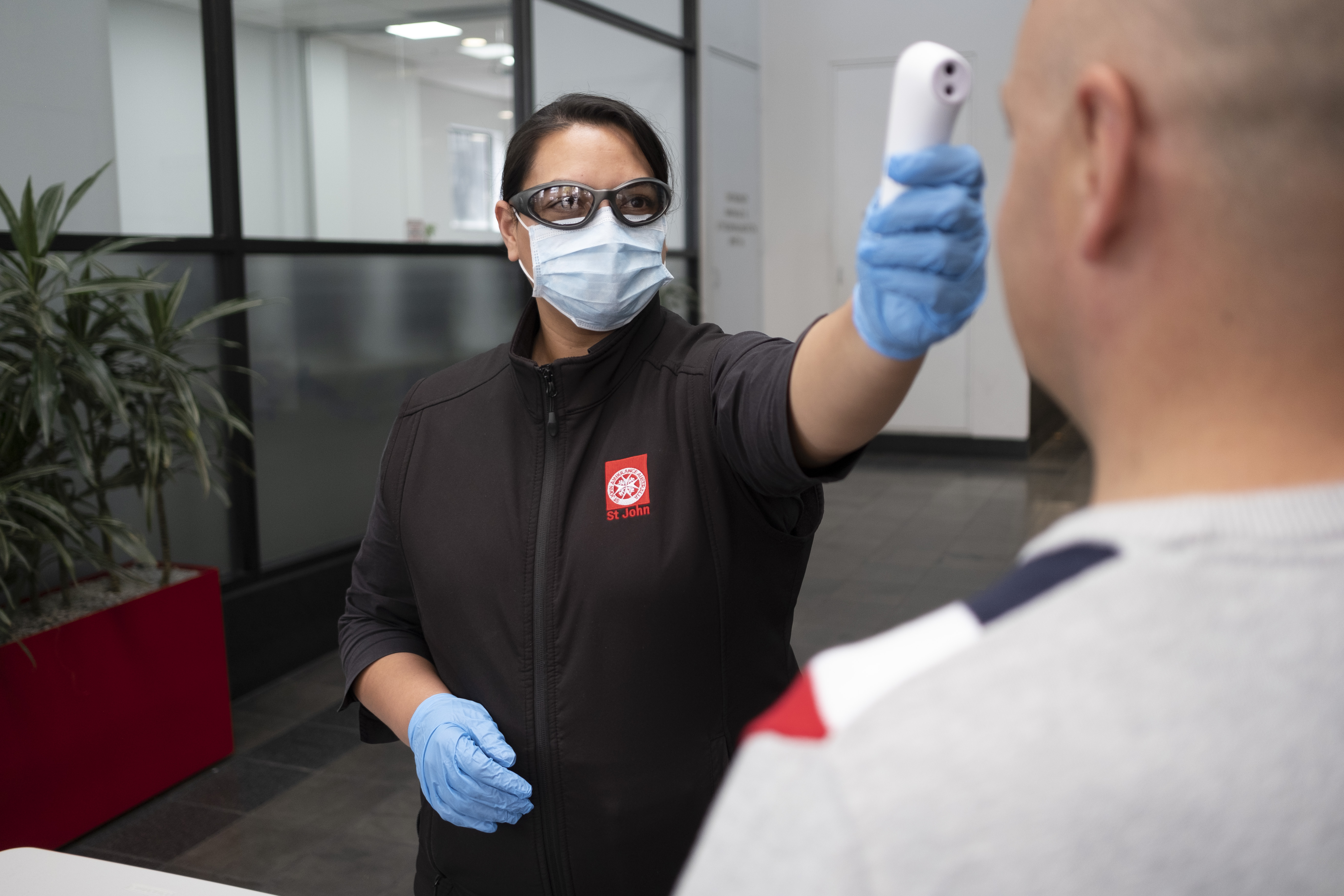 Temperature screening kit