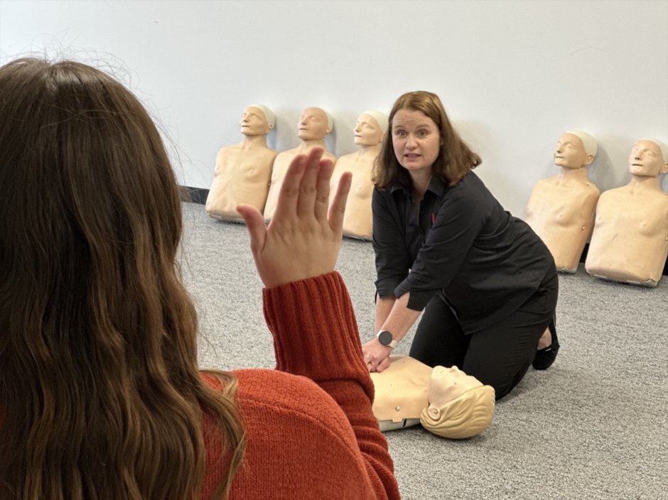 How To Provide First Aid To A Major Wound | St John Vic